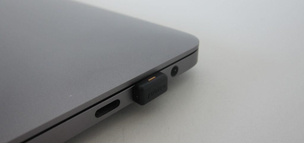 Khóa bảo mật Yubico YubiKey 5C Nano - Gu Công Nghệ